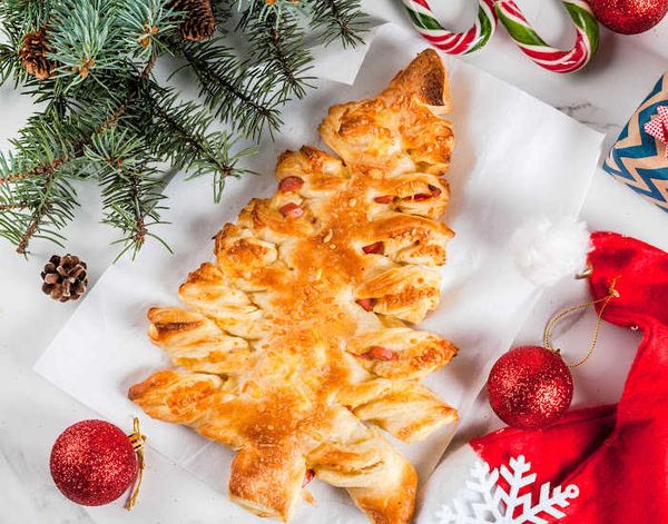 Puff Pastry Christmas Tree: Your Family Christmas Breakfast