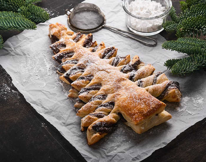 Puff Pastry Christmas Tree: Your Family Christmas Breakfast