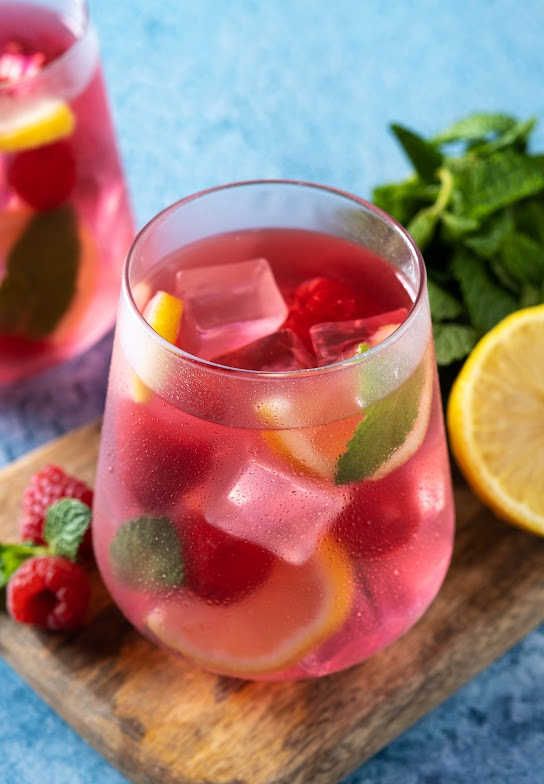 Healthy Raspberry Juice: Make Your Sweetest Berries Drink